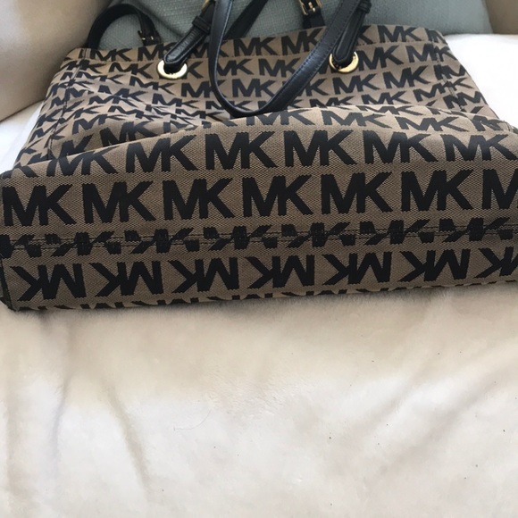 Michael Kors | Bags | Michael Kors Monogram Bag | Poshmark